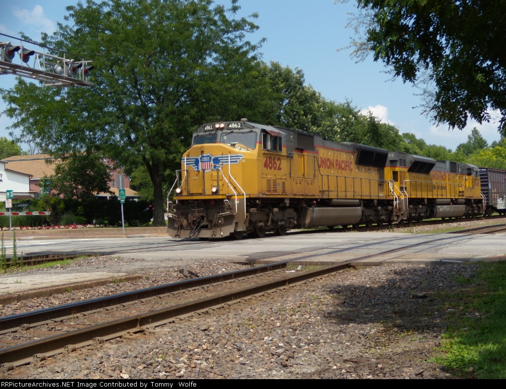 UP 4862 leads the MASKC